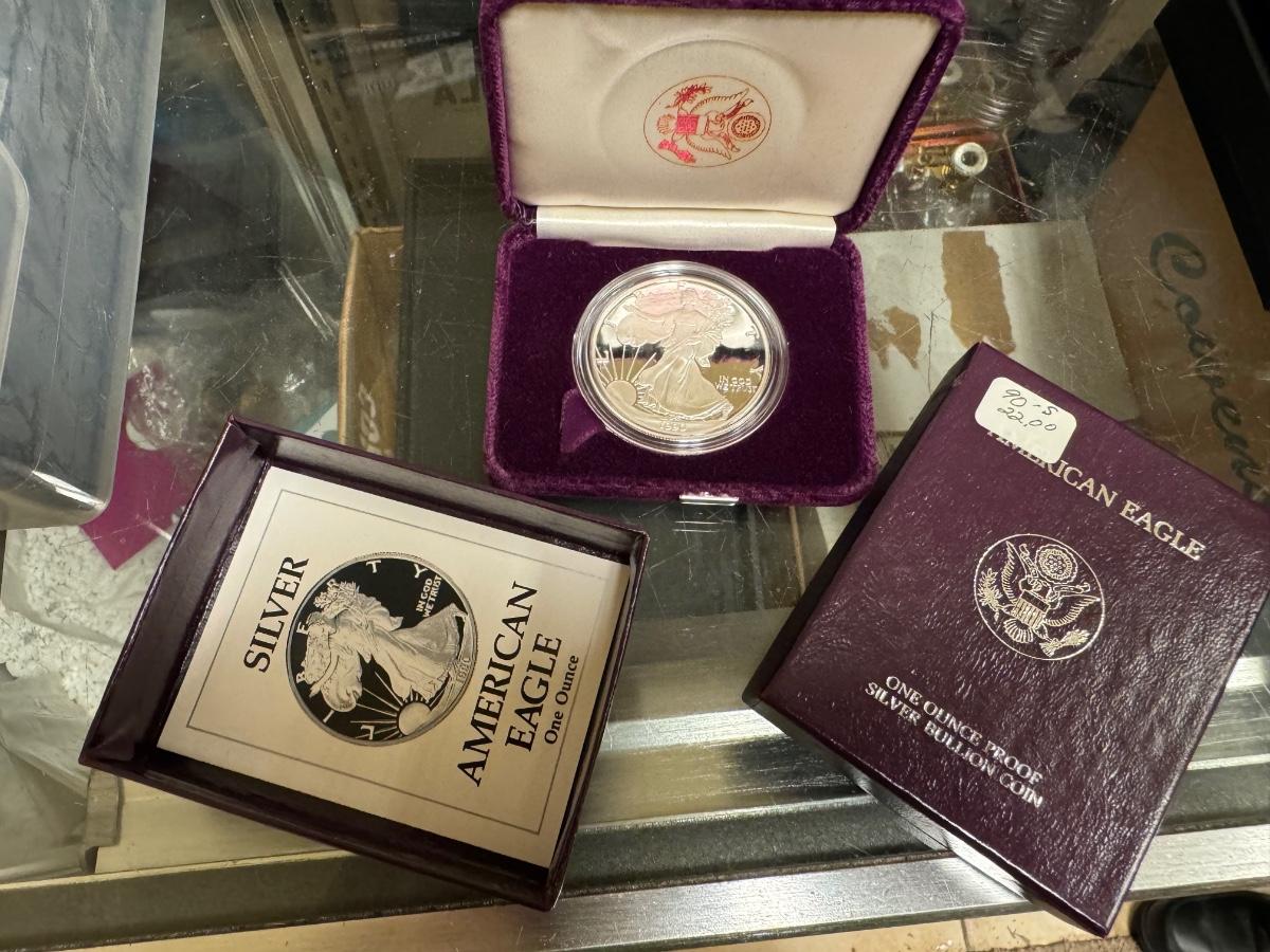 1990 AMERICAN EAGLE 1 oz silver with papers and box | EstateSales.org