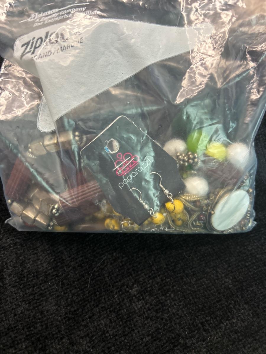 Broken/craft bag | EstateSales.org