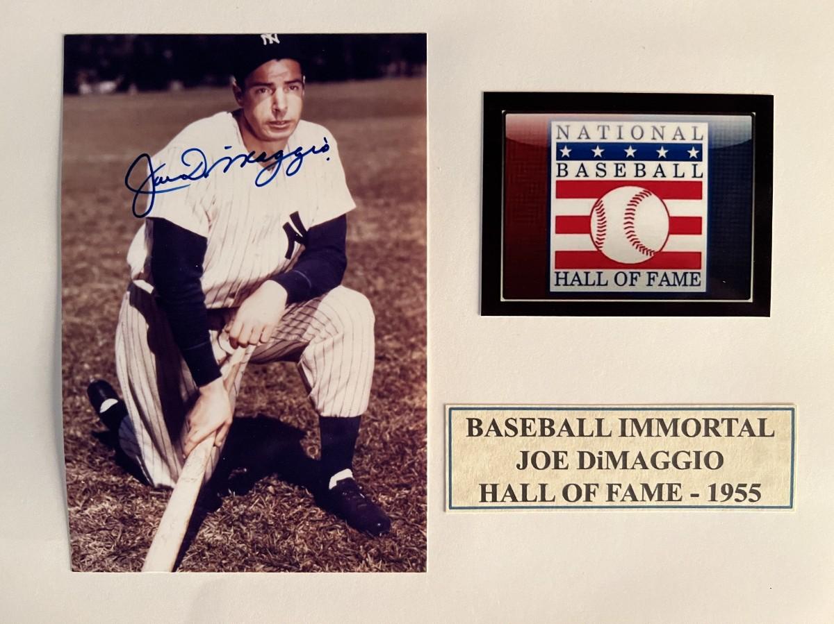 NY Yankees Joe DiMaggio signed photo | EstateSales.org