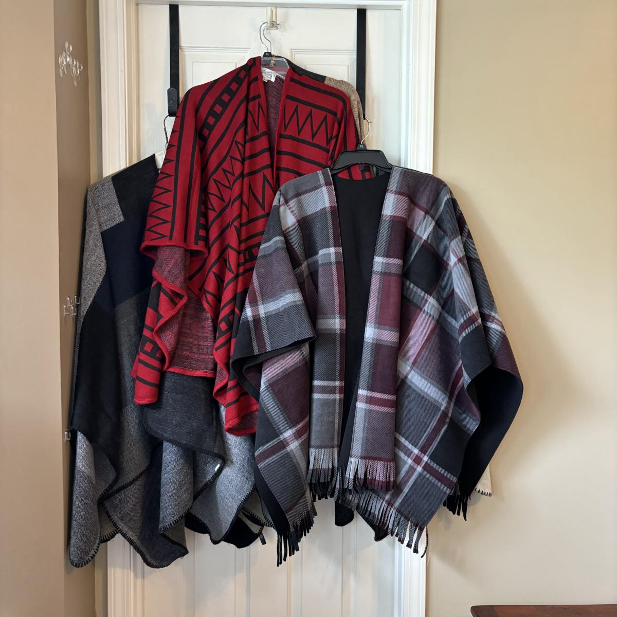 LOT 184: Wrap/Shaw Collection | EstateSales.org