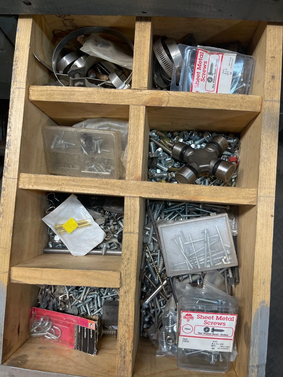 S184-Drawer contents | EstateSales.org