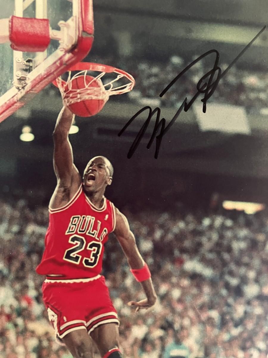 Chicago Bulls Michael Jordan signed photo | EstateSales.org