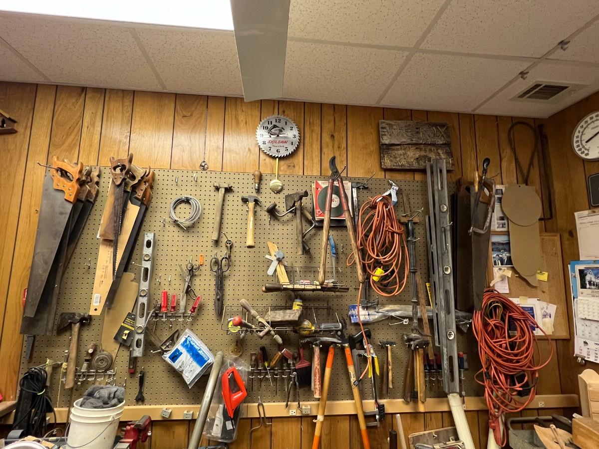 Wall of Tools | EstateSales.org