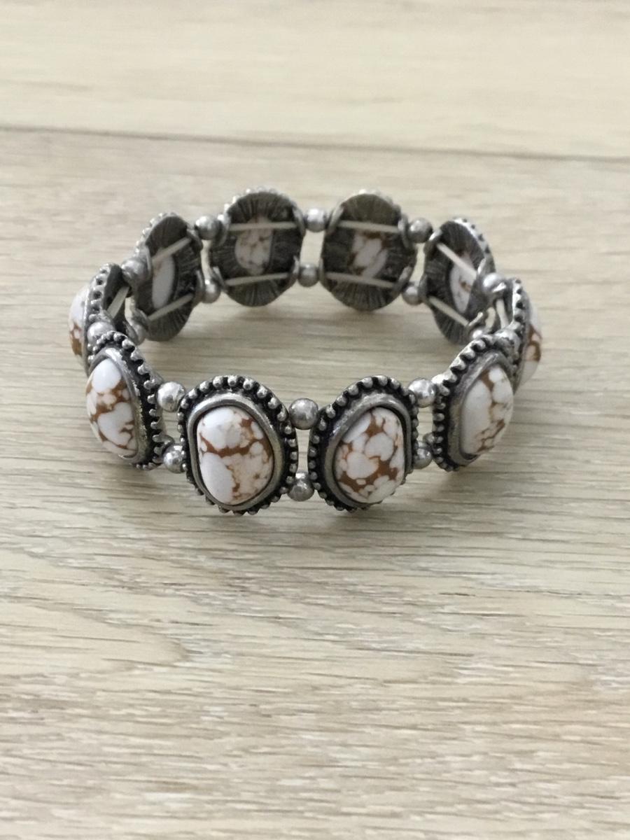 Silver tone stretchy western style bracelet | EstateSales.org