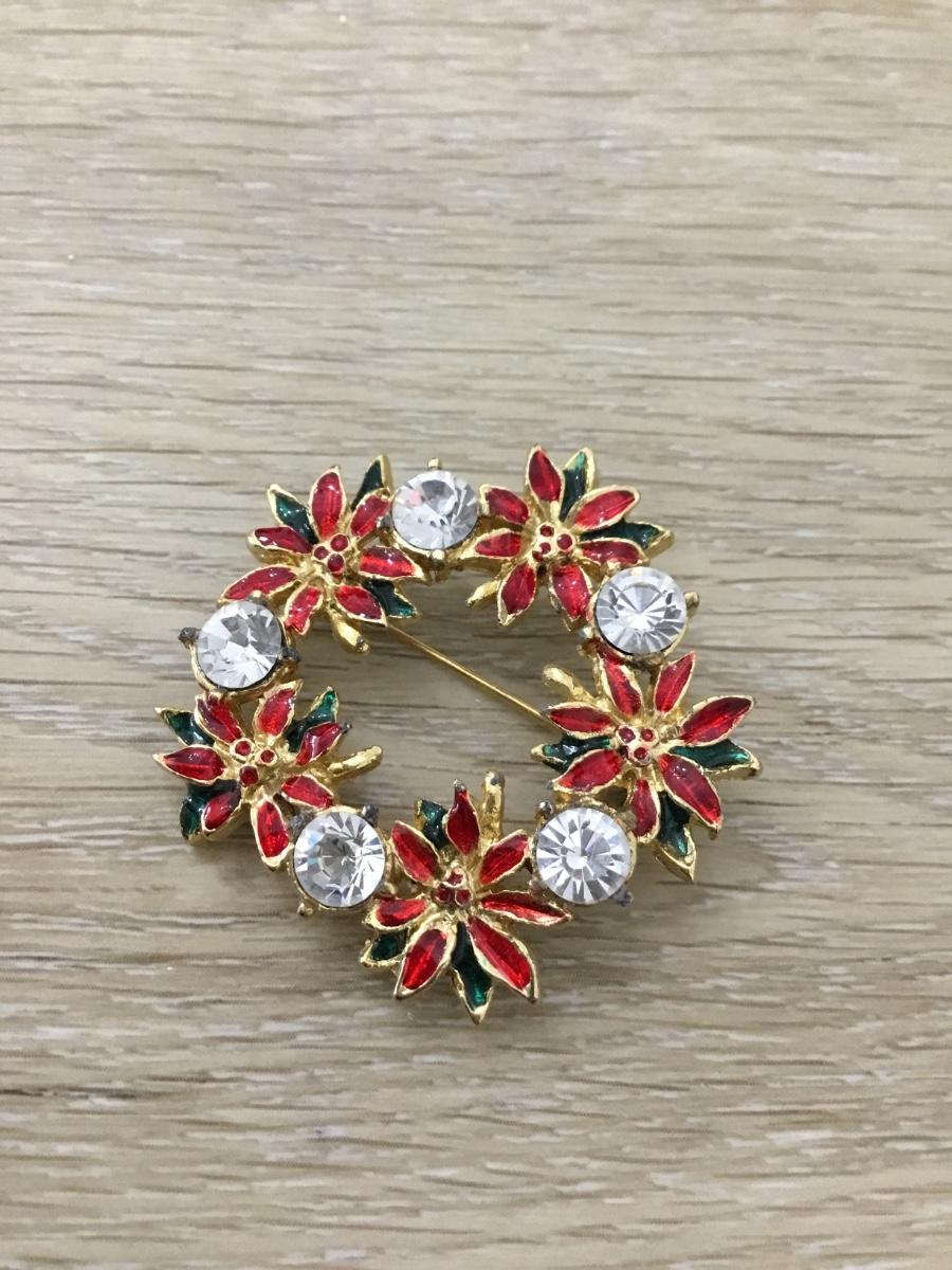 Gold tone red flower pin | EstateSales.org