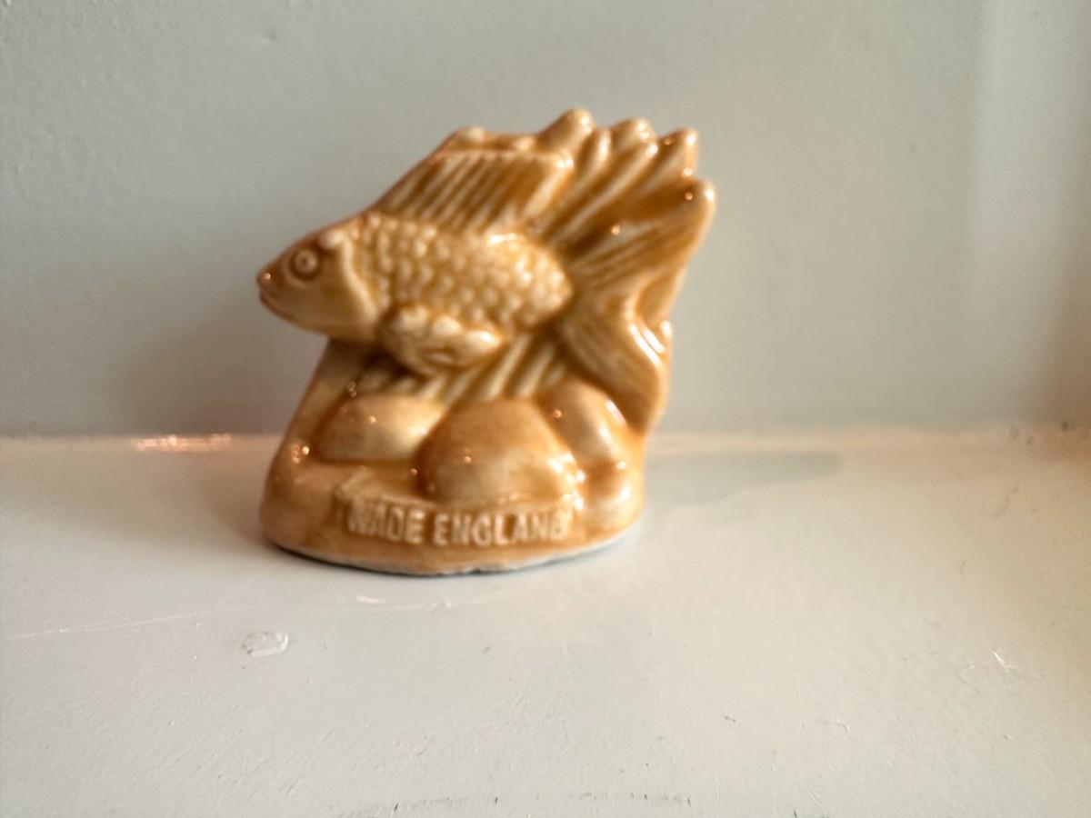 Minature Wade Whimsies Porcelain Figurines - Angel Fish | EstateSales.org