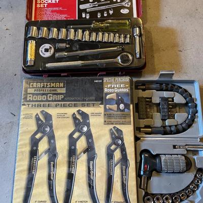 Robo grips and socket sets | EstateSales.org