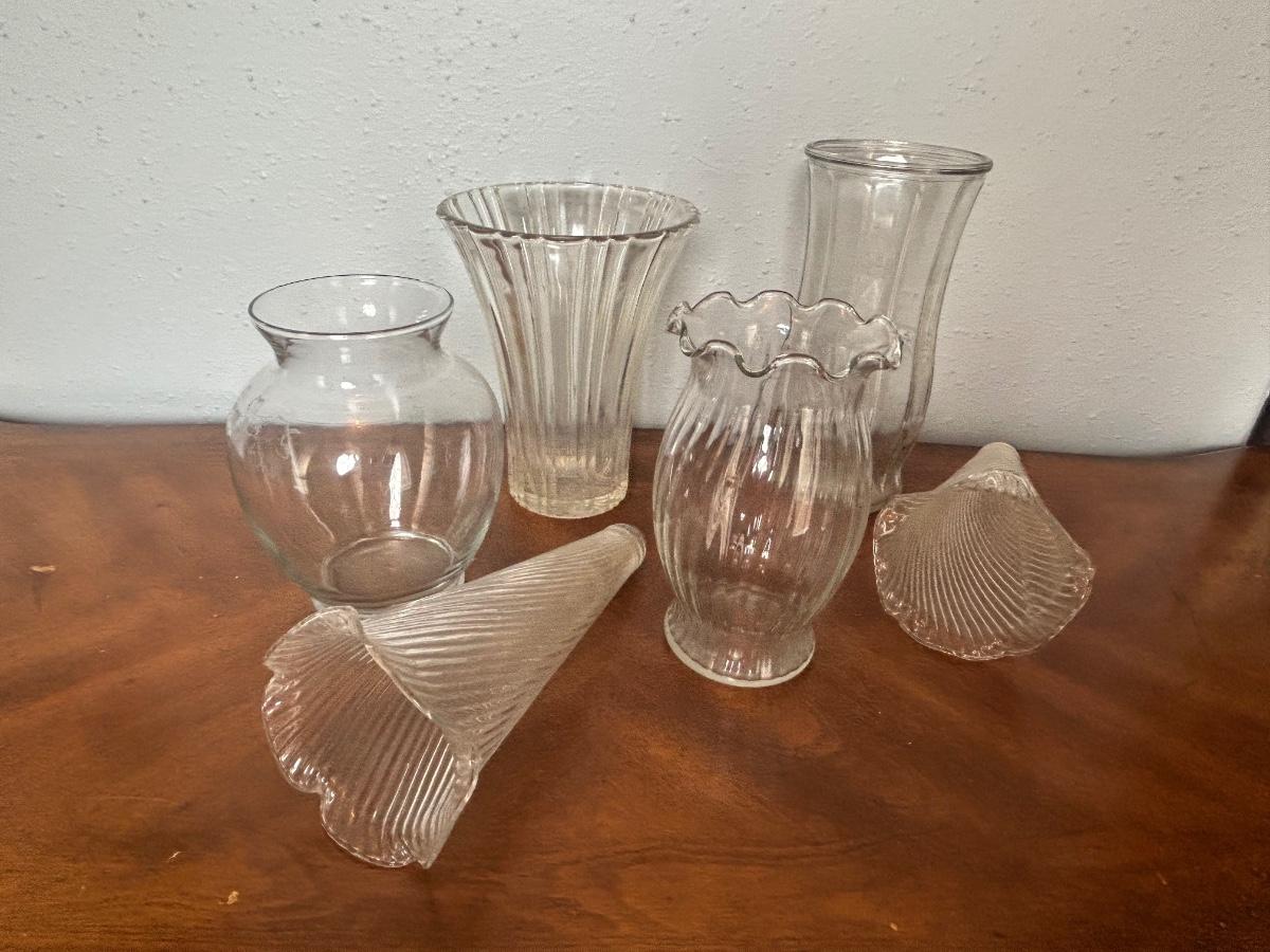Assorted Glass Vases | EstateSales.org