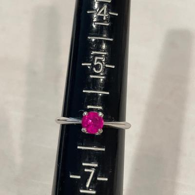 Pretty pink stone in 14kt white gold setting | EstateSales.org