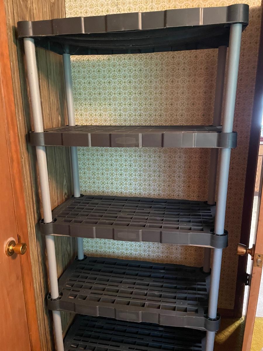 Plastic shelving | EstateSales.org