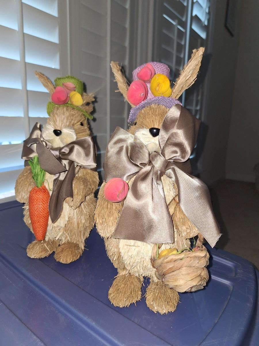 2 Easter BUnnies | EstateSales.org
