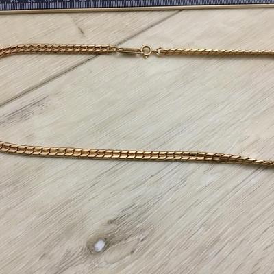 Vintage Amway Heavy Gold Tone Chain | EstateSales.org