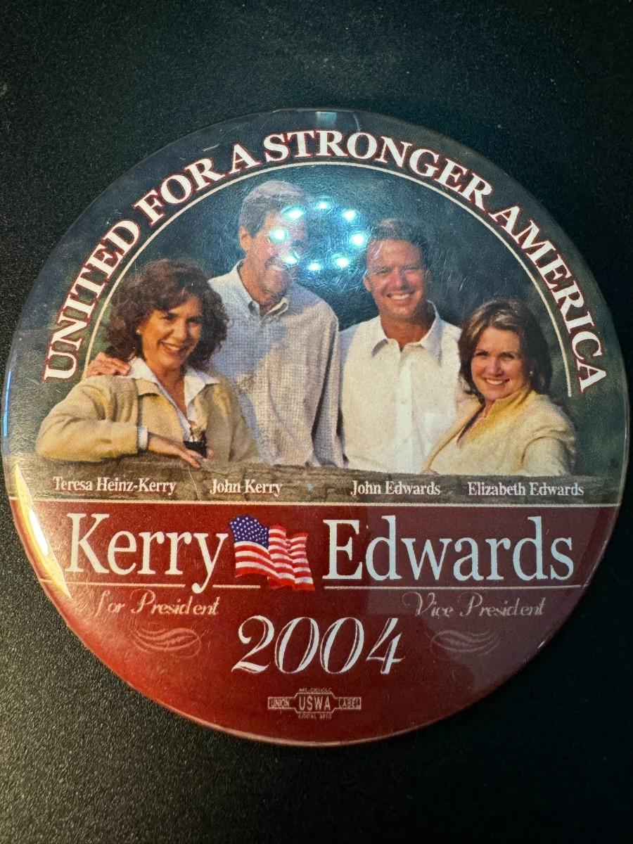 2004 Kerry / Edwards political button | EstateSales.org