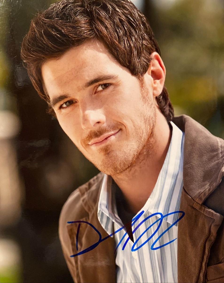 Brothers and Sisters Dave Annable signed photo | EstateSales.org