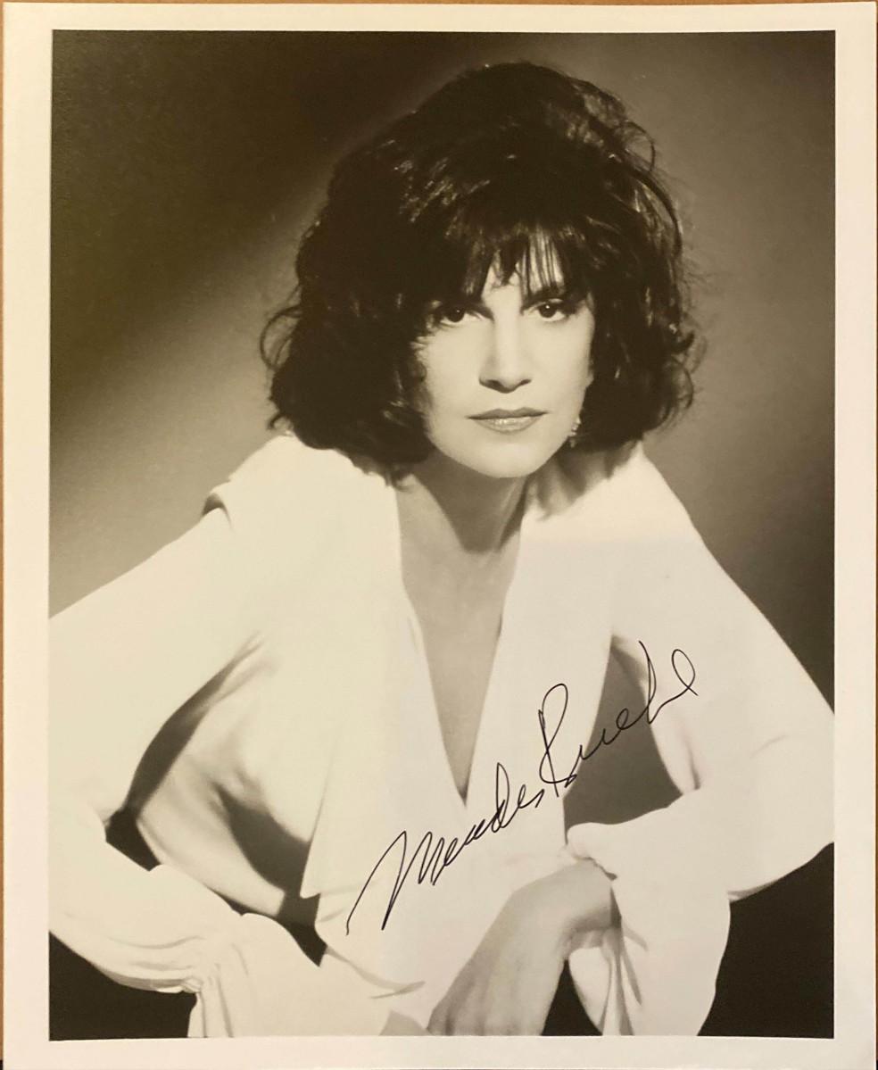 Mercedes Ruehl signed photo | EstateSales.org