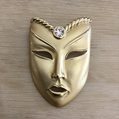 Very cool, gold toned vintage mask,brooch | EstateSales.org