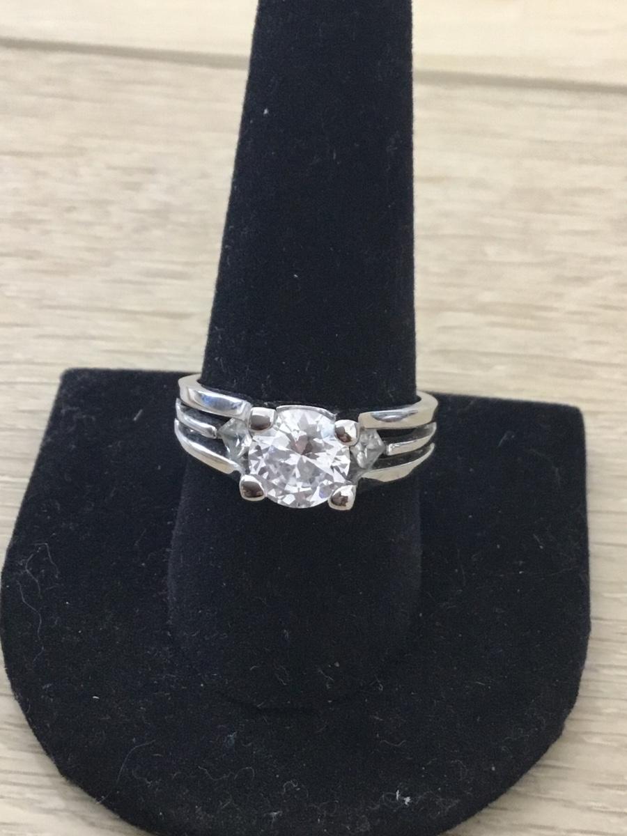 RSC marked silver tone beautiful ring | EstateSales.org