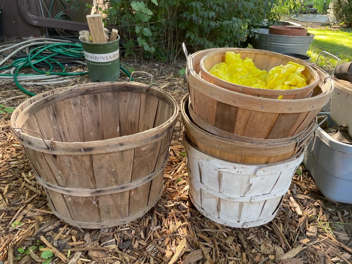 Bushel baskets | EstateSales.org