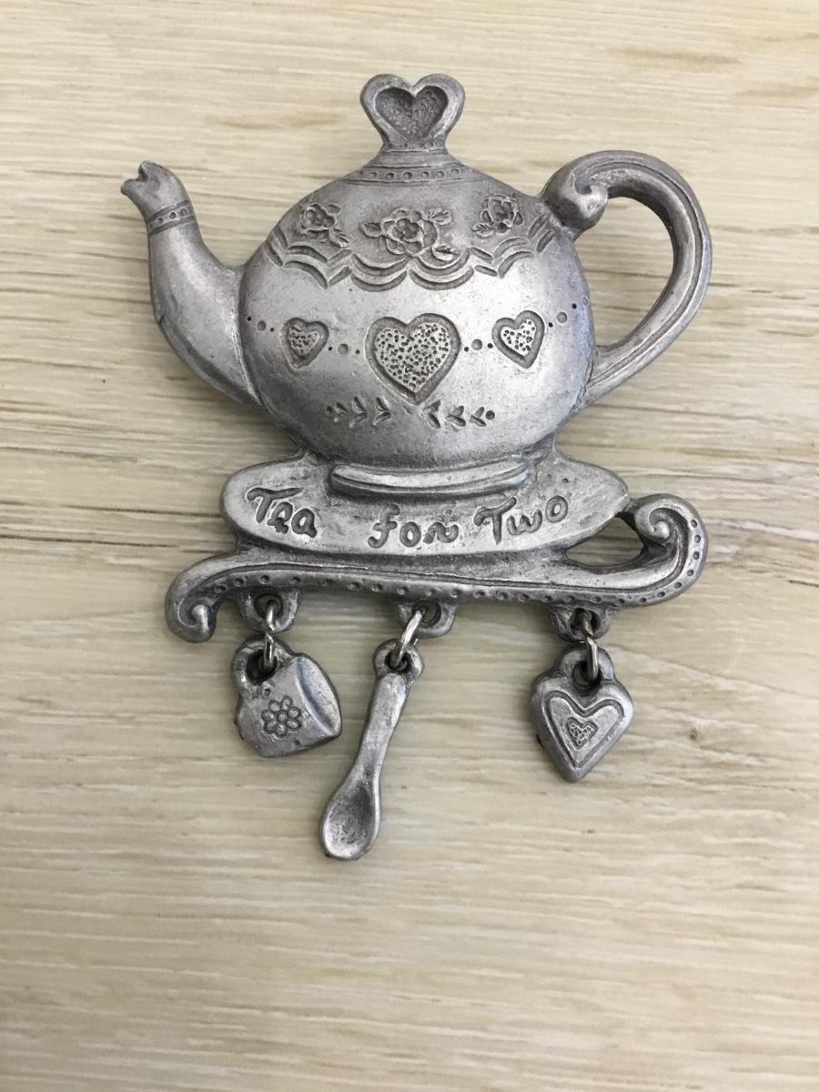 Vintage teapot etched pewter brooch | EstateSales.org