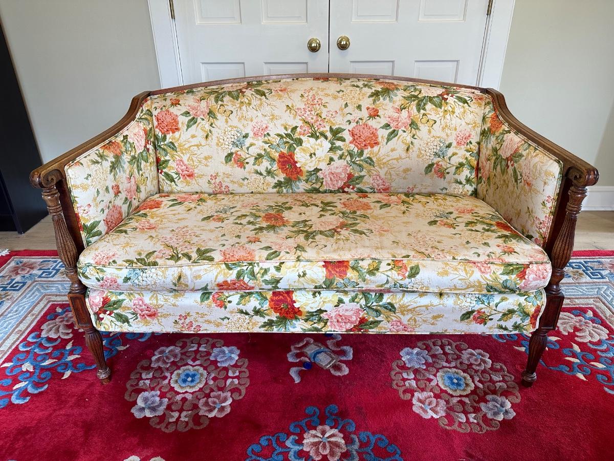 Sam Moore Furniture Floral Settee | EstateSales.org