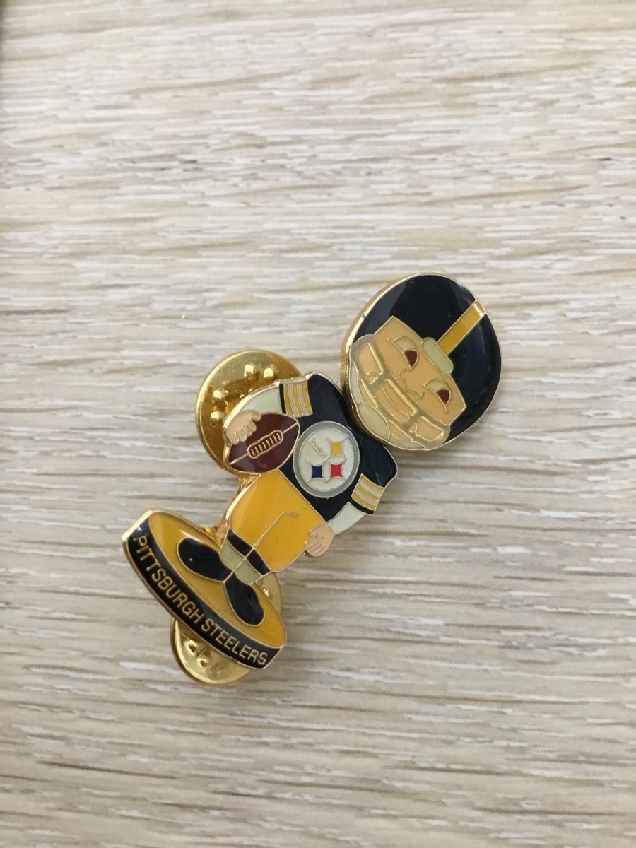 Vintage gold tone Steelers football player pin | EstateSales.org