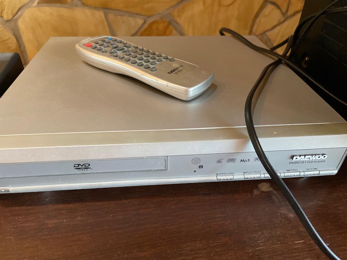 Daewoo DVD player | EstateSales.org