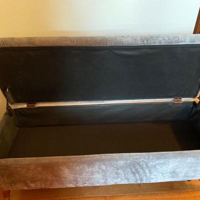 Tainoki cushion bench | EstateSales.org