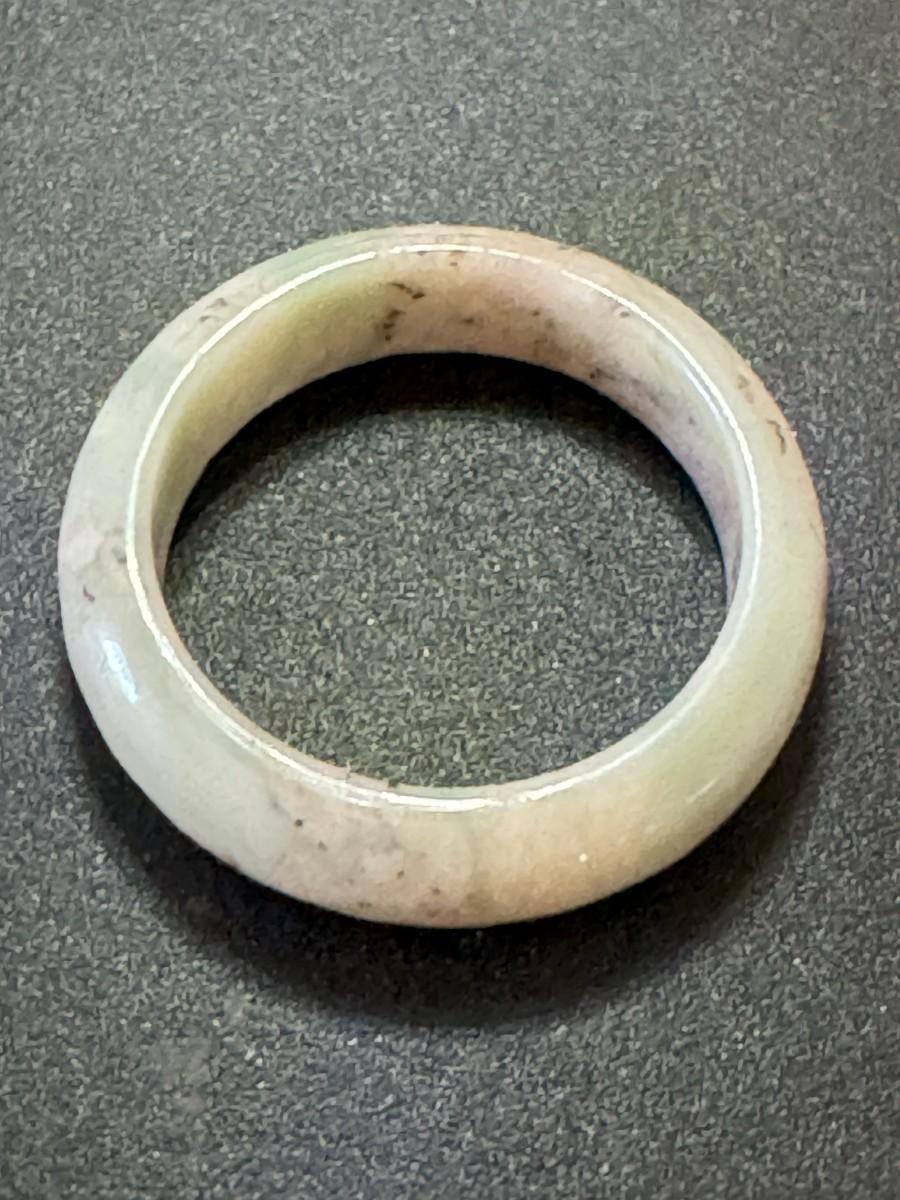 Smooth stone ring / worry ring | EstateSales.org