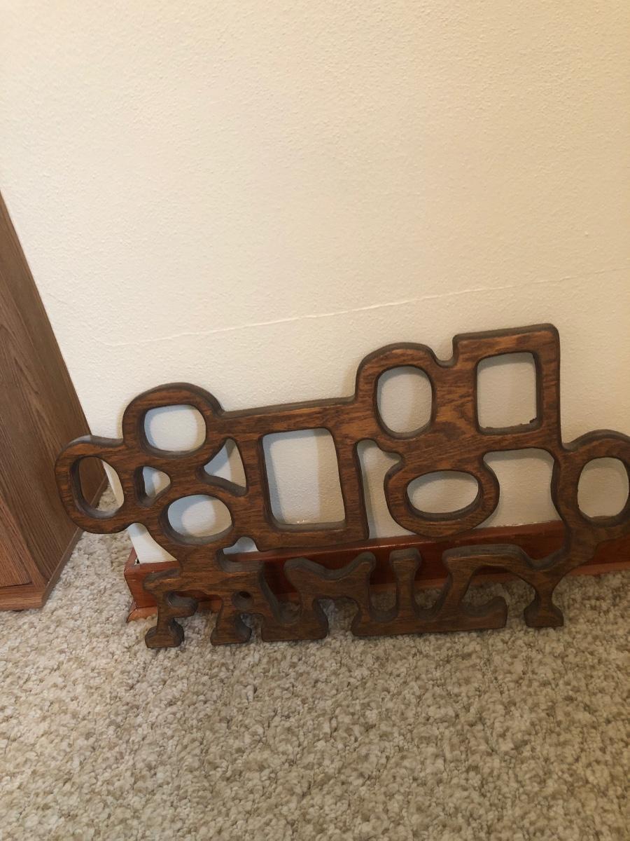 Wooden welcome picture frame | EstateSales.org