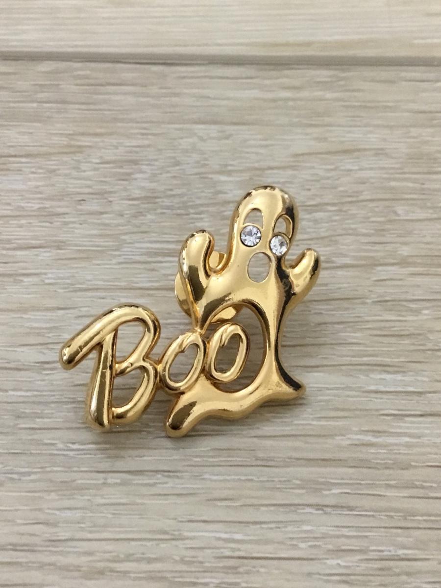 Gold tone boo pin | EstateSales.org