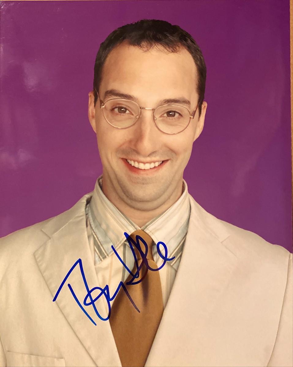 Arrested Development Tony Hale signed photo | EstateSales.org