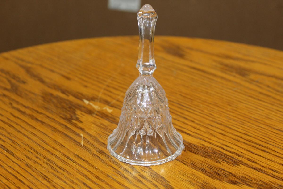 crystal bells | EstateSales.org