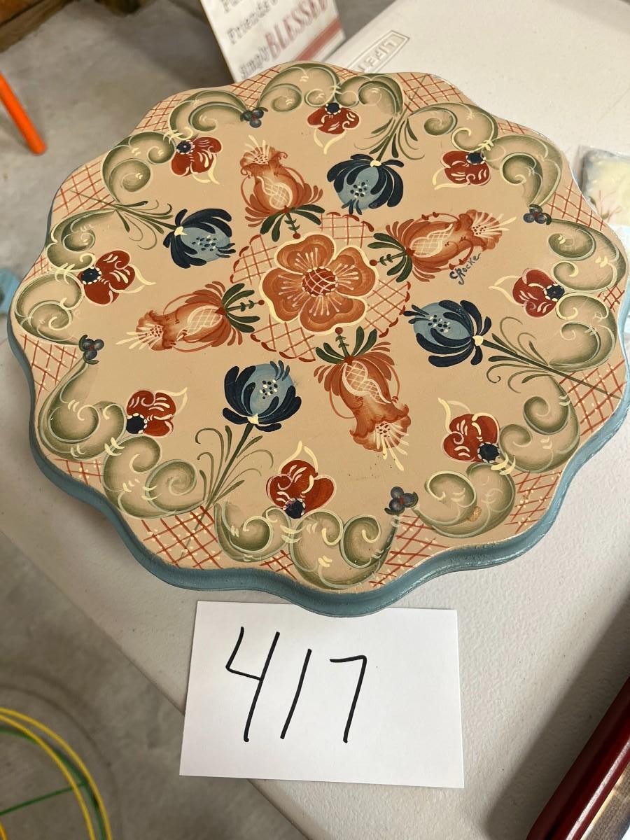 Hand Painted Flowers On Mini Elevated Table Stand | EstateSales.org