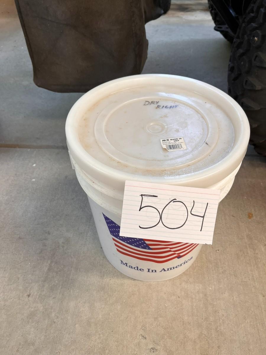 Dry Right 5 Gal Pail | EstateSales.org