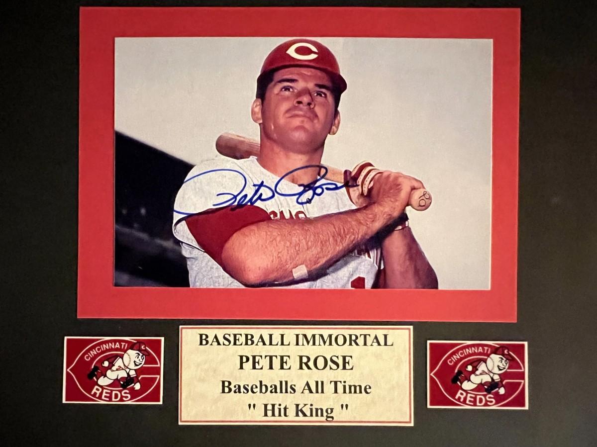 Pete Rose signed photo | EstateSales.org