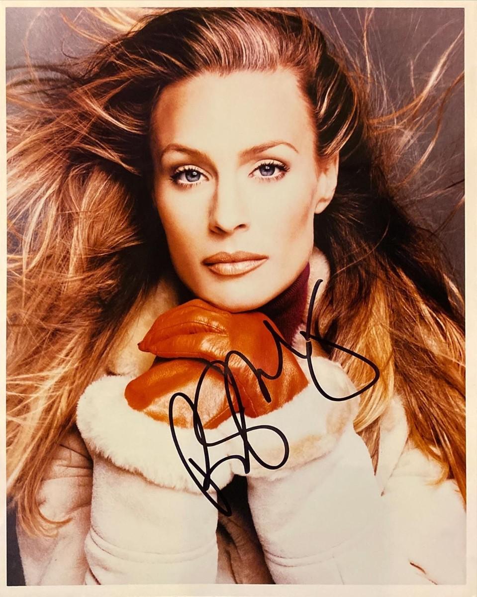 Robin Wright signed photo | EstateSales.org