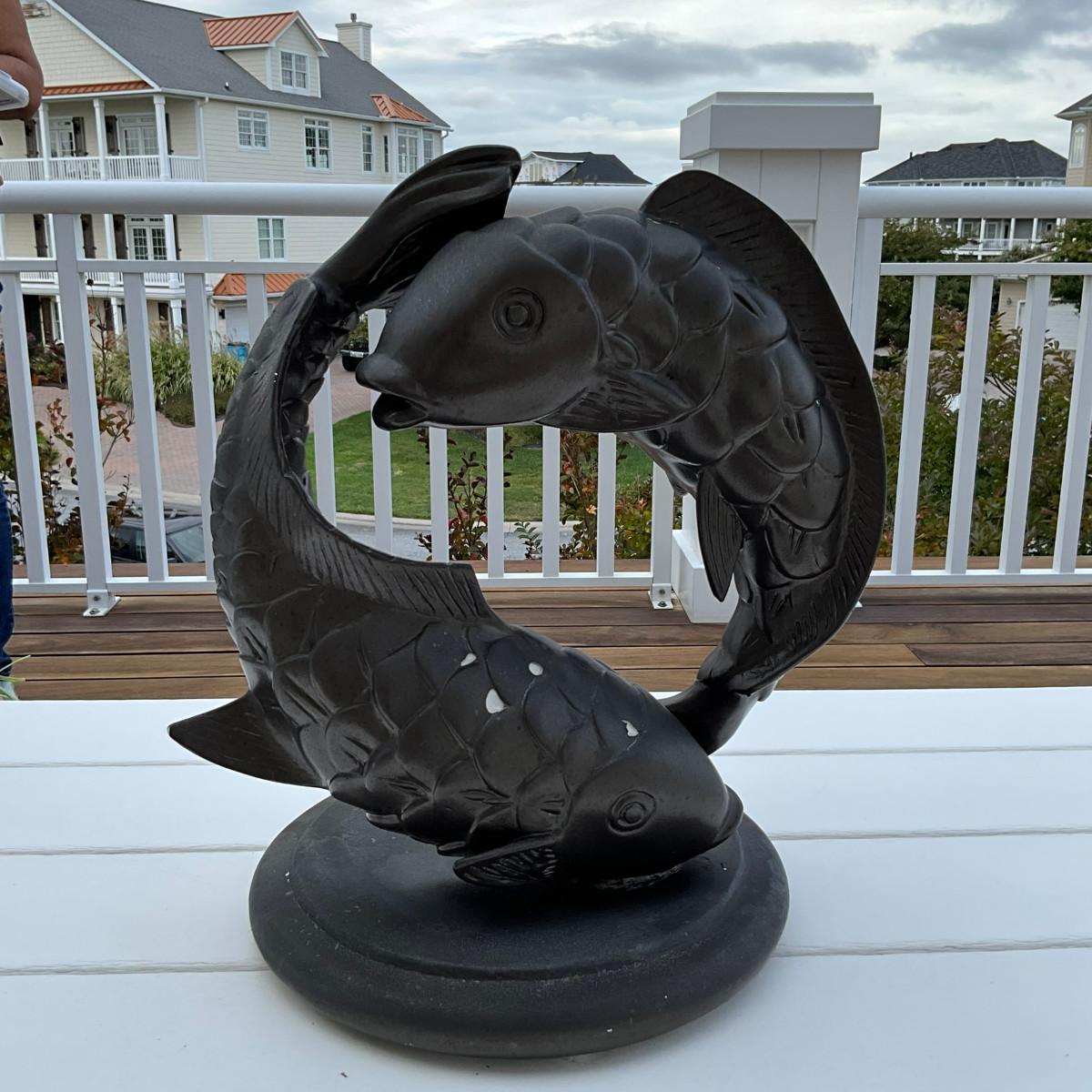 562 Double Fish Sculpture | EstateSales.org