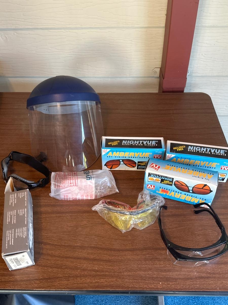 Glasses and goggles | EstateSales.org