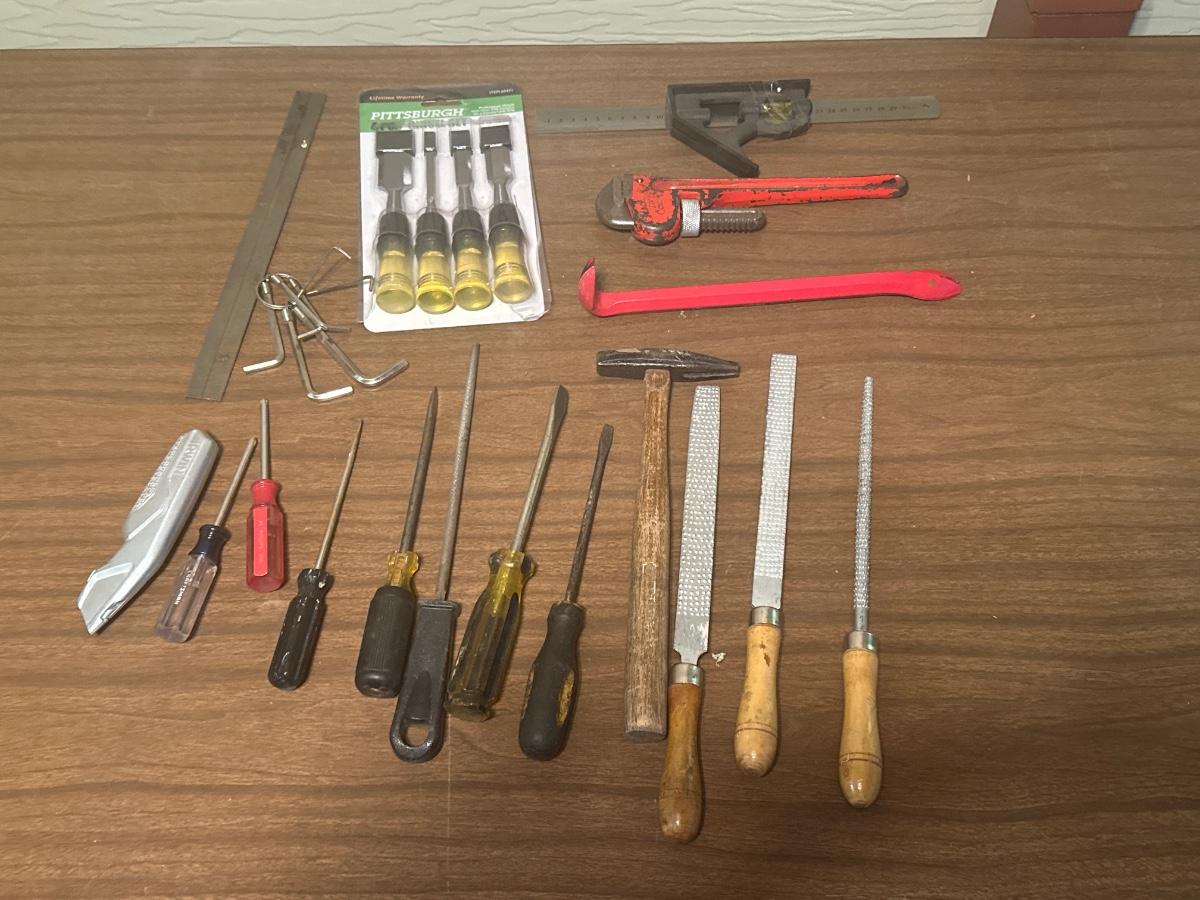 Chisel Set And Screw Drivers
