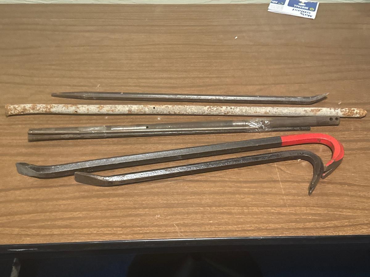 Crow bars | EstateSales.org