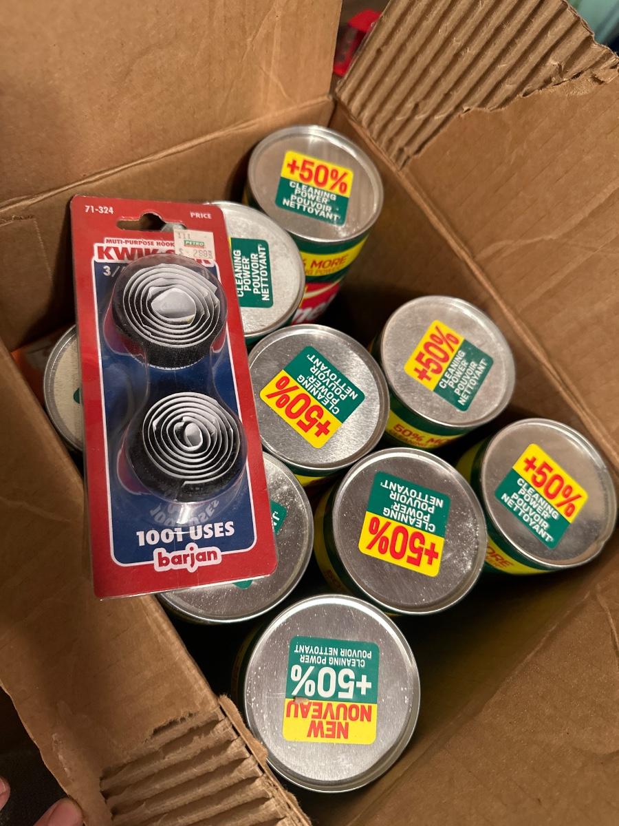 Comet cleaning powder | EstateSales.org