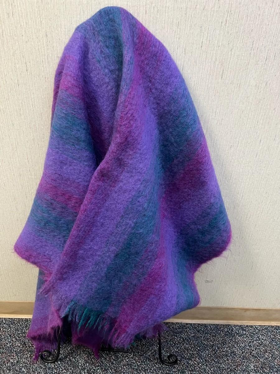 Avoca Irish Woven Throw | EstateSales.org