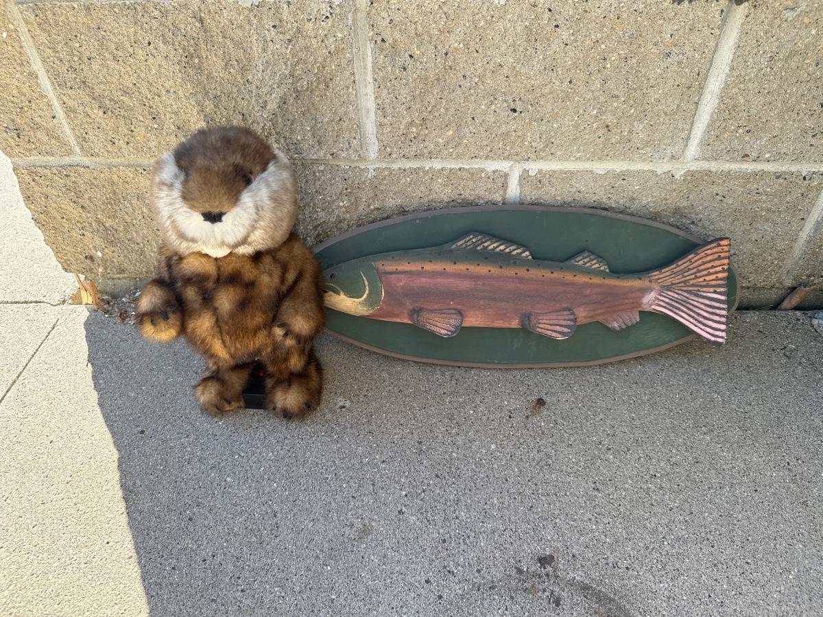 Caddy Shack Gopher And trout wall decor | EstateSales.org