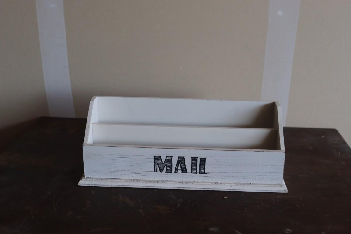 Mail holder, Home décor | EstateSales.org