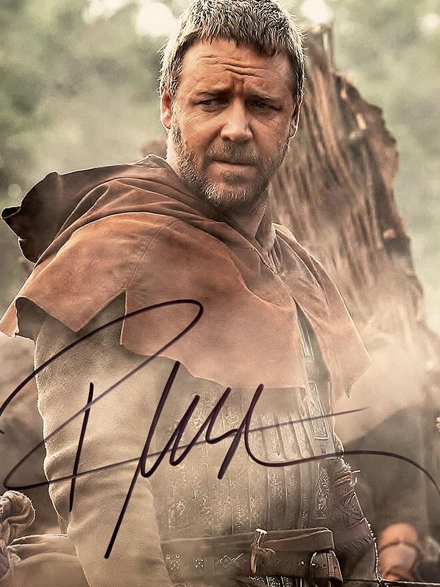 Robin Hood Russell Crowe signed photo | EstateSales.org