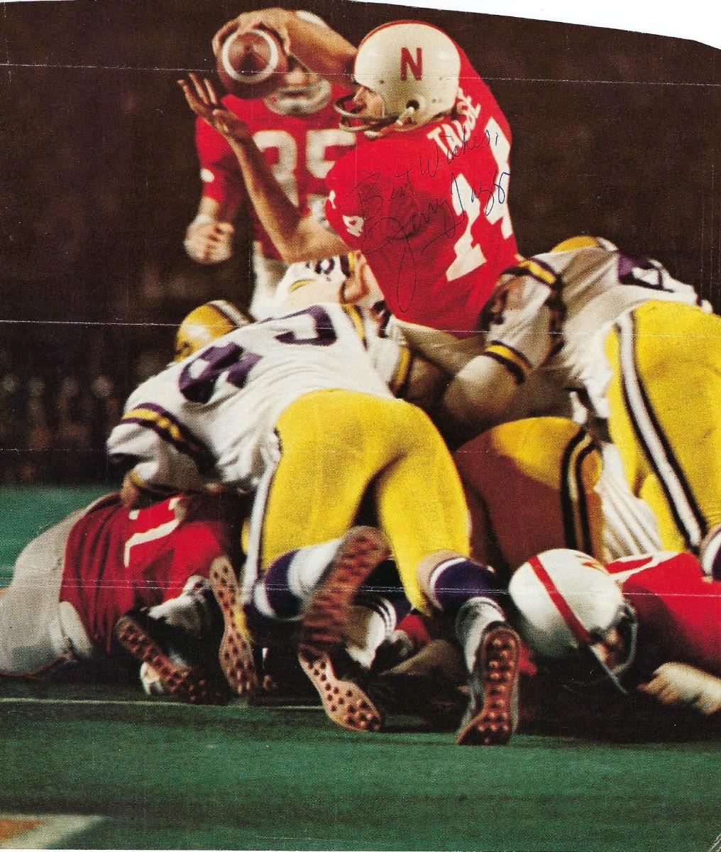 Jerry Tagge signed magazine photo | EstateSales.org