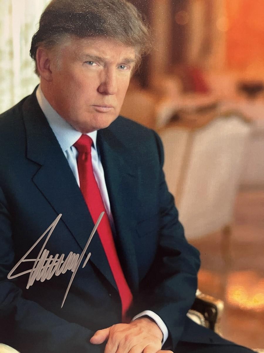45th President Donald Trump signed photo | EstateSales.org