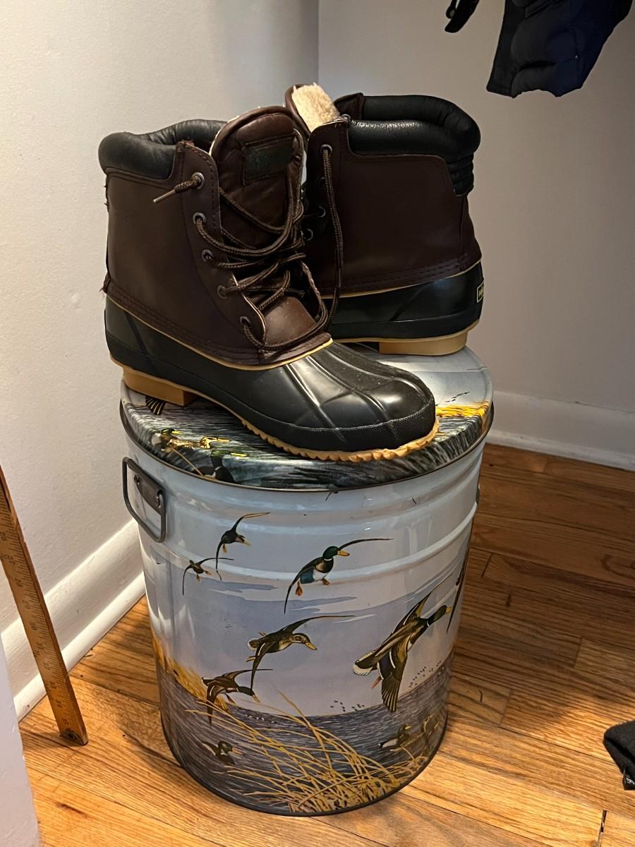 Mens Duck Boots (Size 9) and Large Duck Tin | EstateSales.org