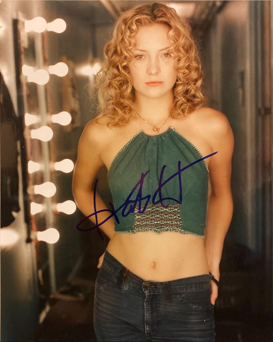 Almost Famous Kate Hudson signed photo | EstateSales.org