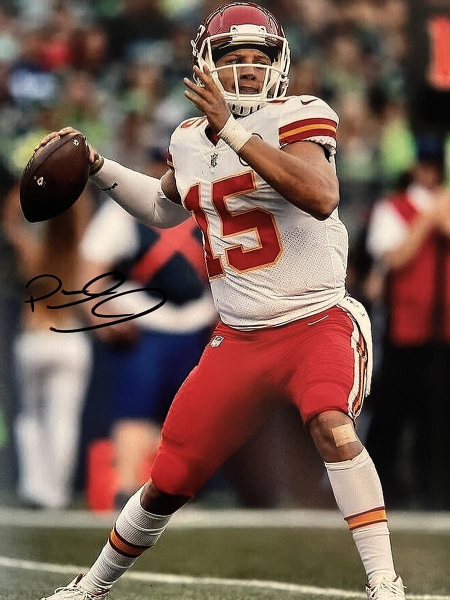 Kansas City Chiefs Patrick Mahomes signed photo | EstateSales.org